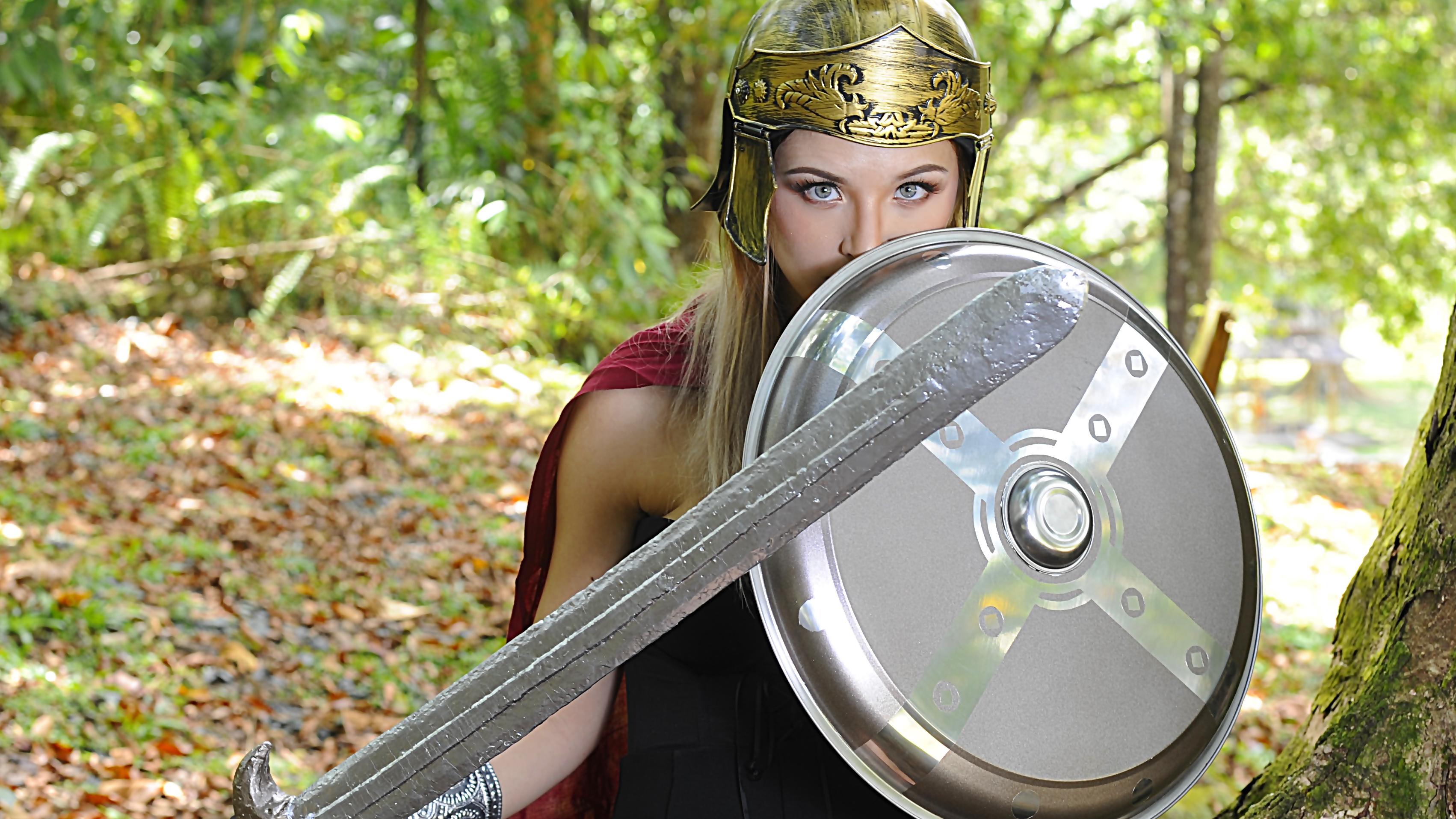 Enjoy ’She-Warrior’ in the unique format on CINE-BOOKS.com!