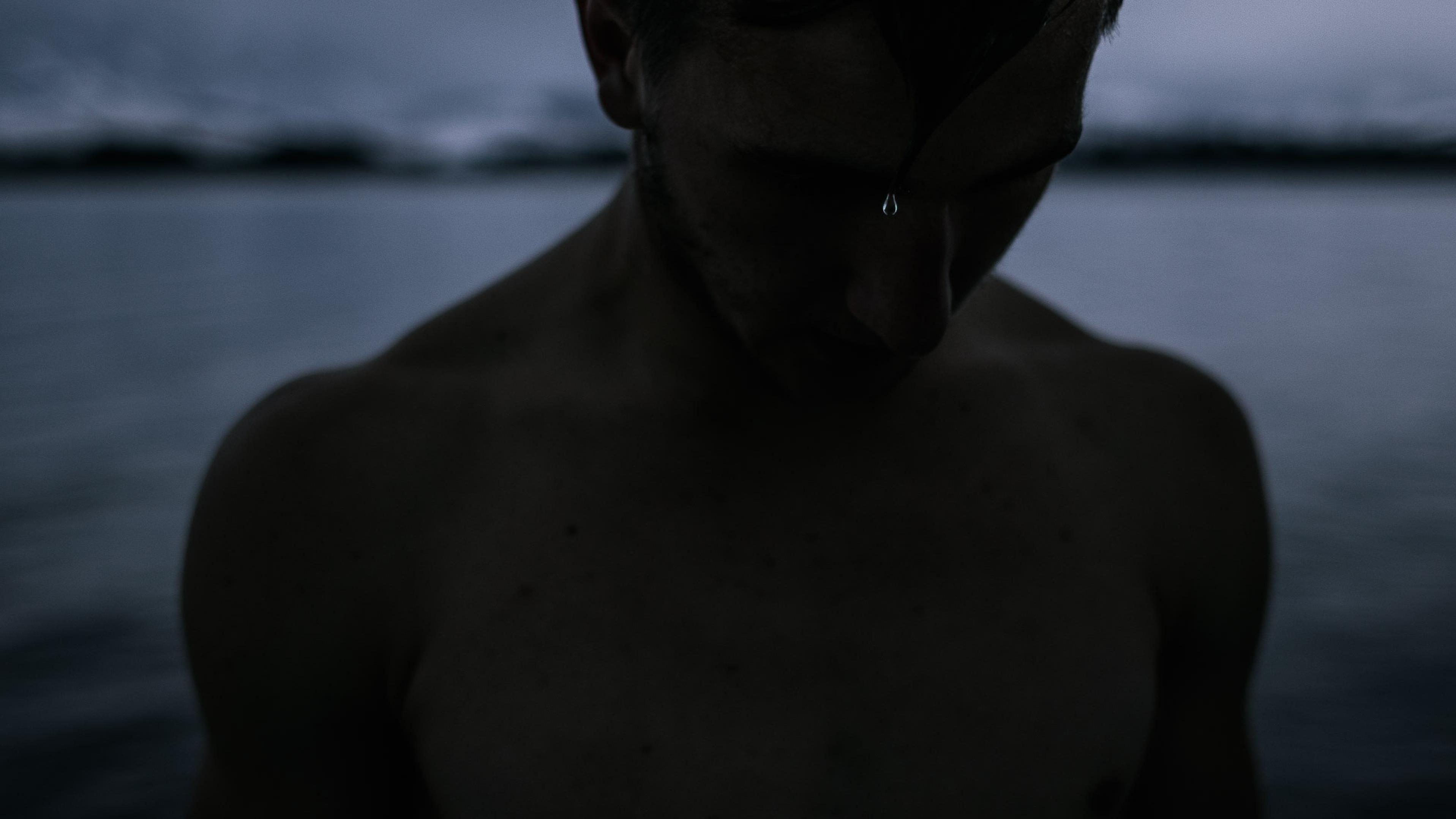 Enjoy ’Salty Drop in Sweet Ocean’ in the unique format on CINE-BOOKS.com!